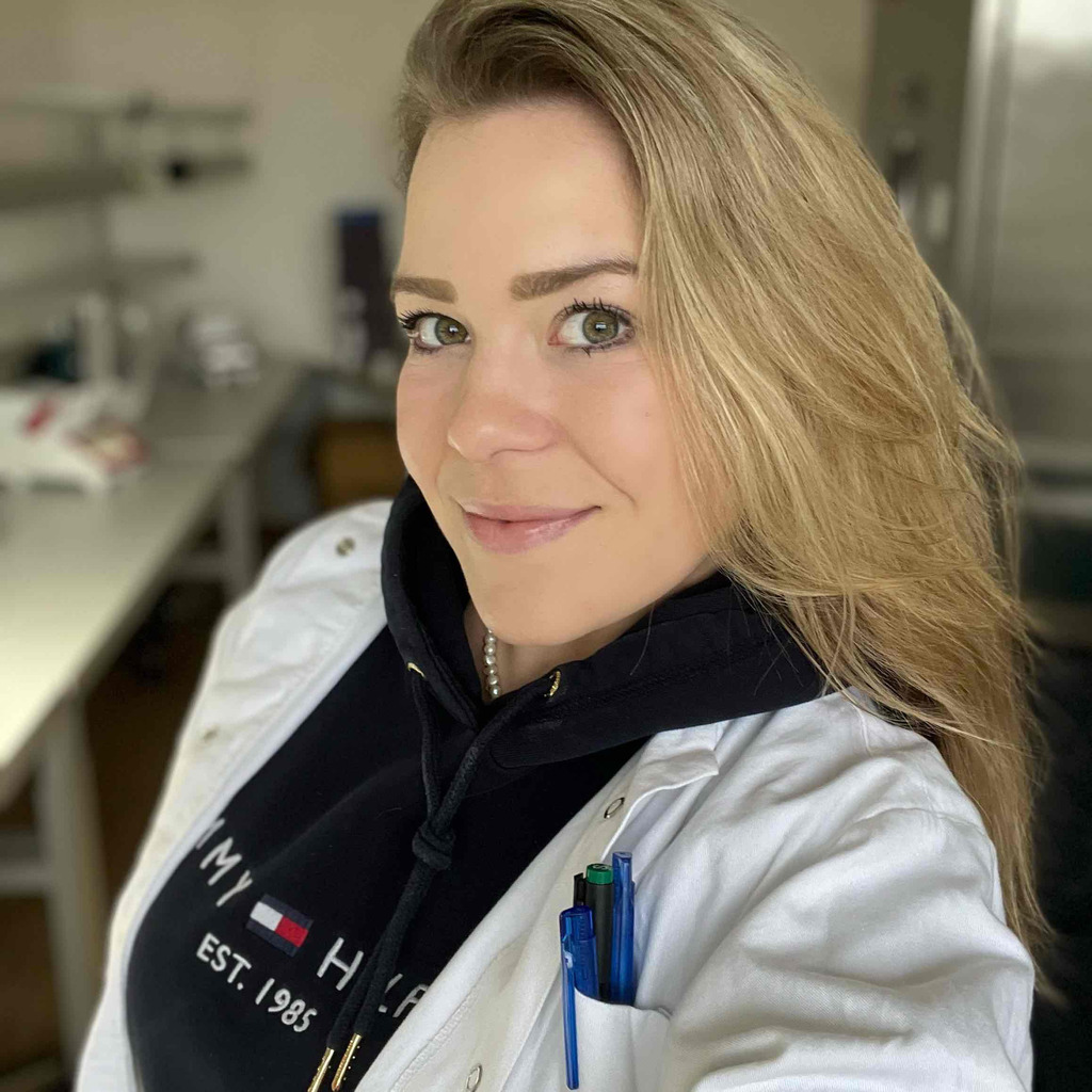 Louisa-Katharina Schmidt - Laborantin - Justus-Liebig-Universität ...