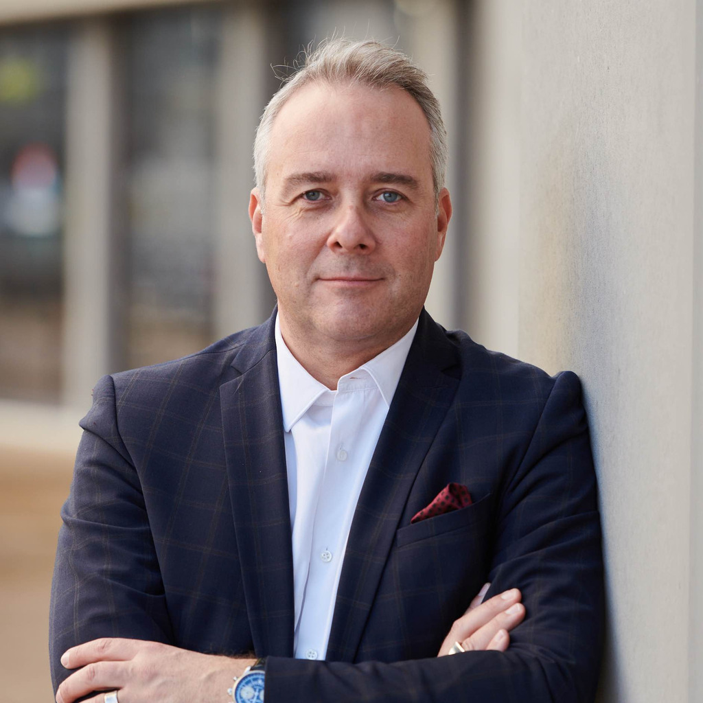 Lukas Bigler - Leiter Enterprise Sales & Services - Swisscom (Schweiz ...