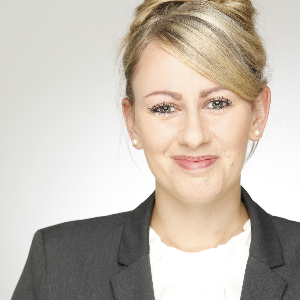 Knöll aus Frankfurt am Main in der Personensuche von Das Telefonbuch