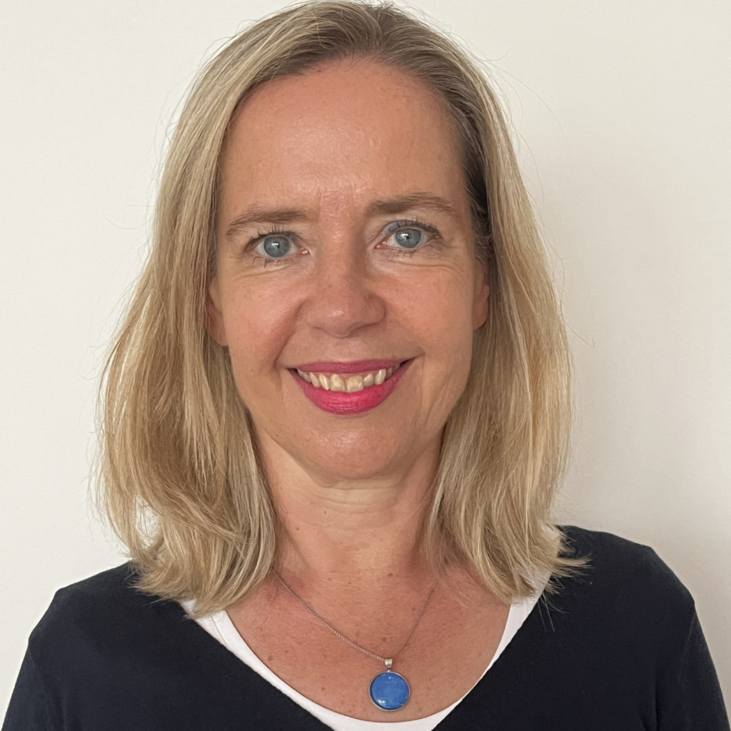 Dr. Eva-Maria Ernst - Digital & Social Media Manager D-A-CH - Medtronic ...