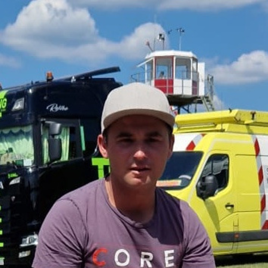 Dominik Becker - Geschäftsführer - Becker Erdarbeiten | XING