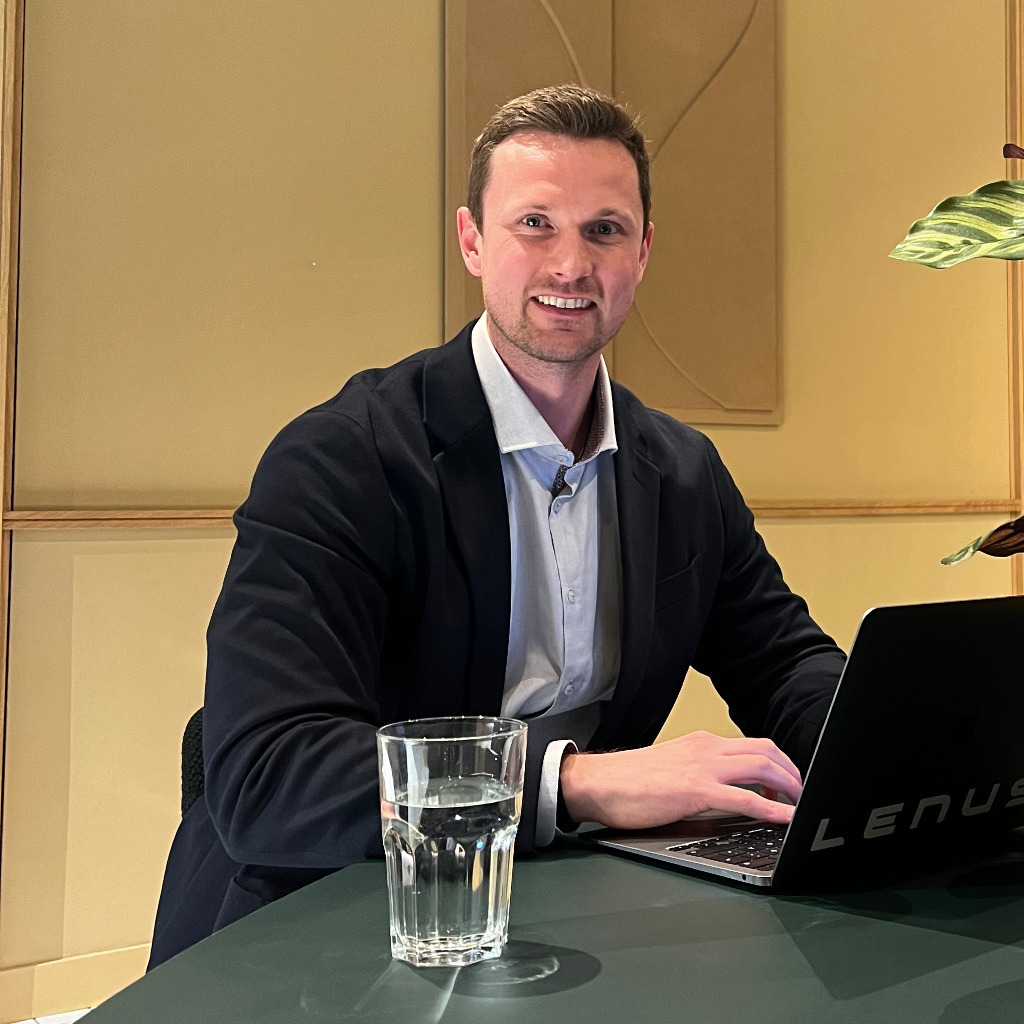 Alexander Schneehuber - Key Account Manager - Lenus eHealth | XING