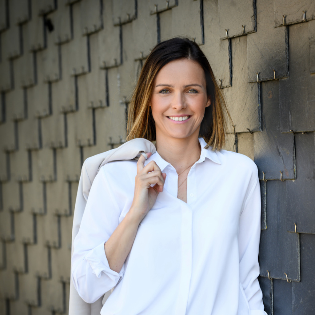 Juliane Förster-Krings - Prokuristin - Aachener Maschinenbau GmbH | XING