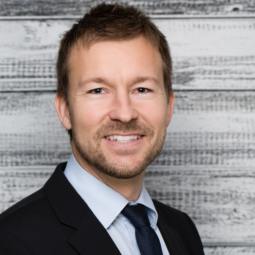 Thomas Schär - Mitglied der Bankleitung / Leiter Services ...