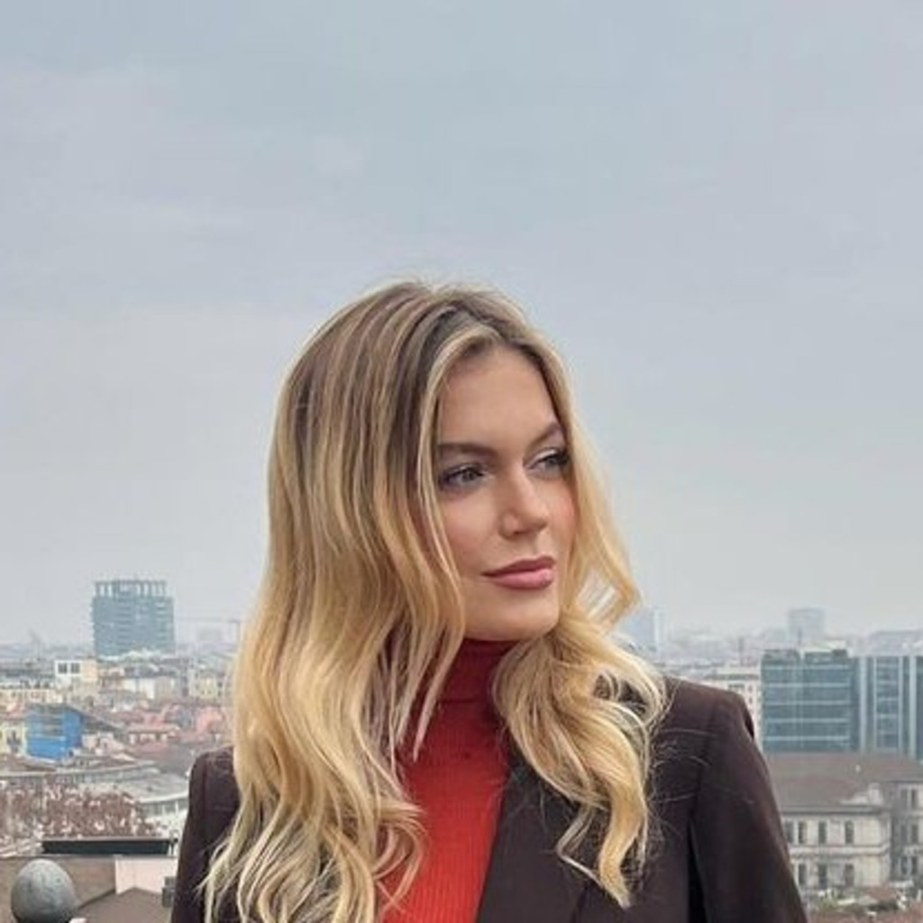 Chloe Brierley - Geschäftsführender Gesellschafter - Velvet Iris Studio | XING