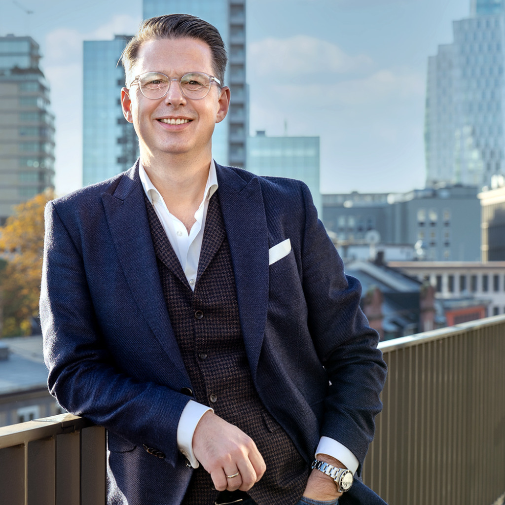 Kirby Weber - Senior Director - SThree | XING Kirby Weber - Senior Director - SThree | XING