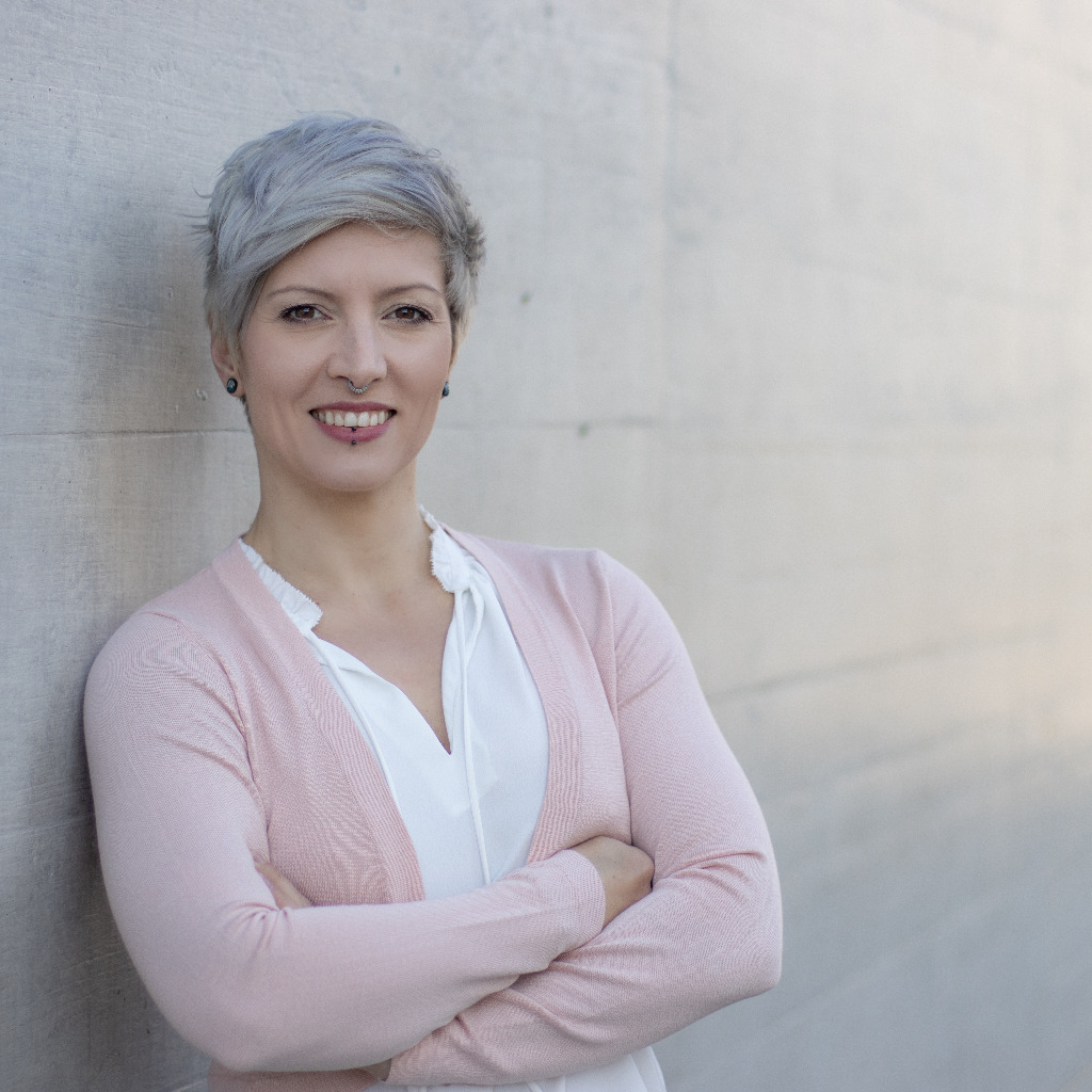 Alexandra Weich - CrossFit Level 2 Trainer und Back Office ...