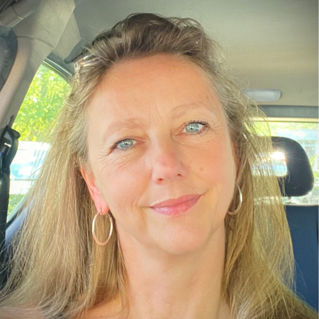 Mona Naujok - Praxismanagerin / Fotografin - Selbstständig | XING