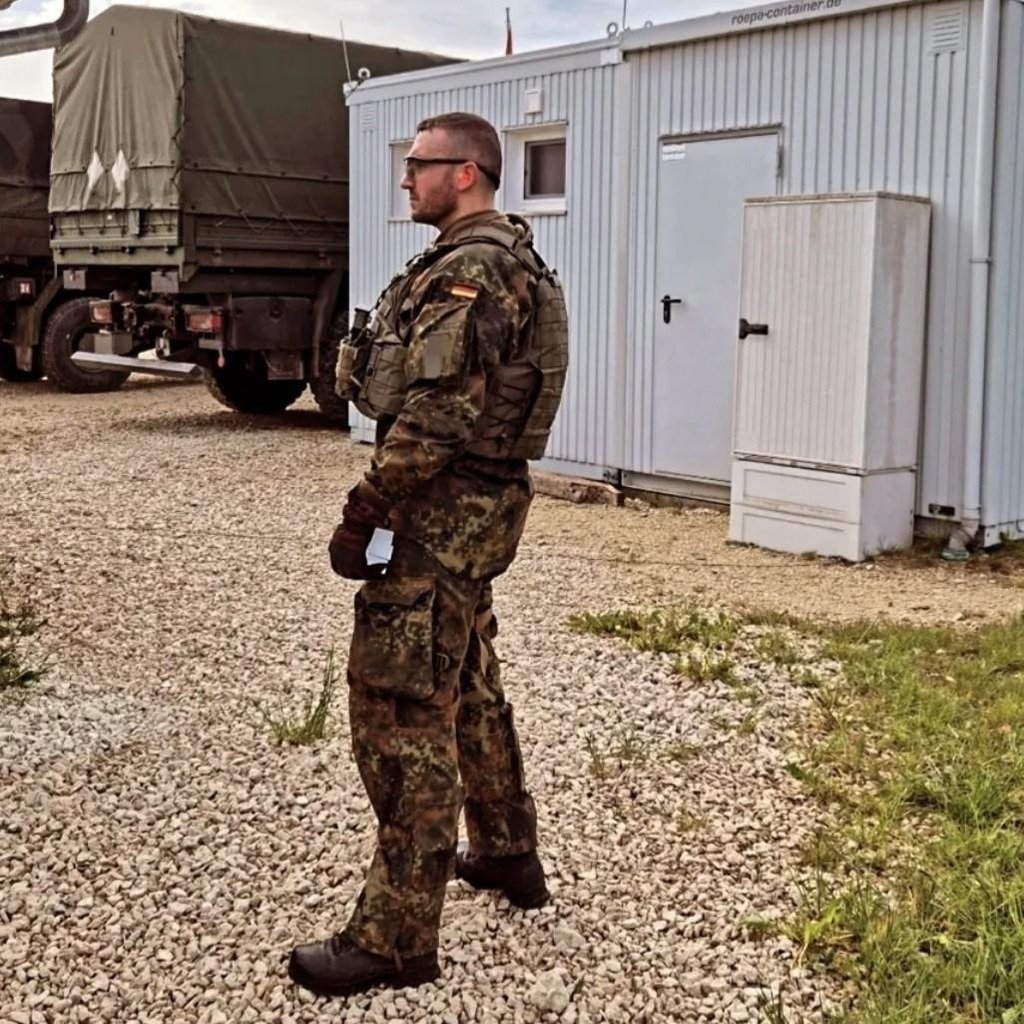 Daniel Schmid's Instagram, Twitter & Facebook on IDCrawl