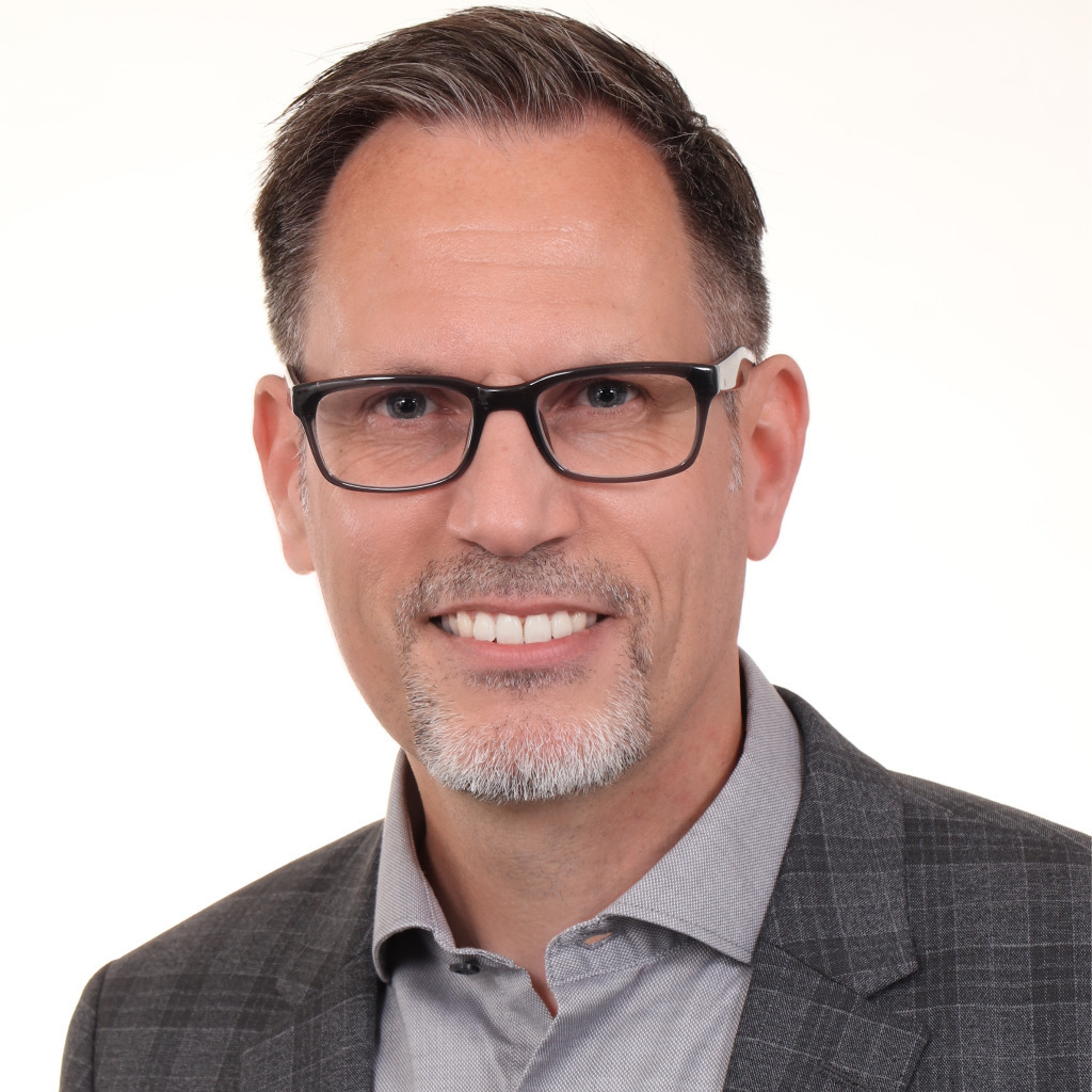 Meik Marasas - Director serial life management Frames Europe - Faurecia ...