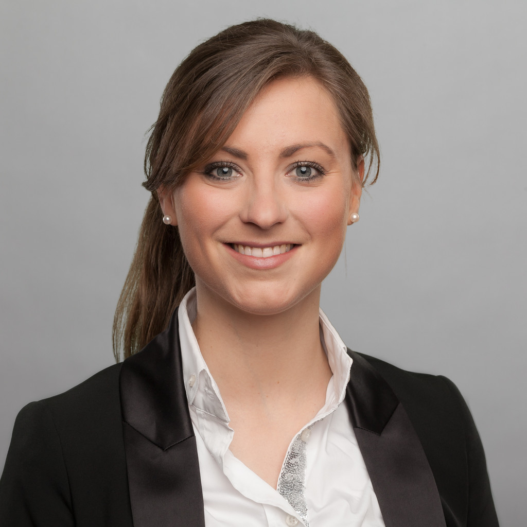 Julia Ksienzyk - Treasurer - Hoyer Handel GmbH | XING