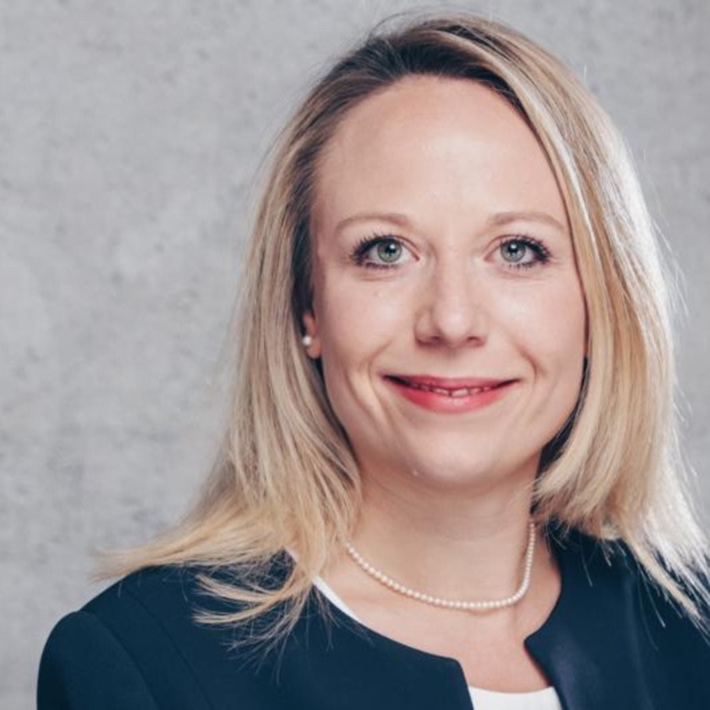 Daria Kalker - Syndikus-Steuerberaterin // Director Tax - Jack Wolfskin GmbH & Co. KGaA | XING