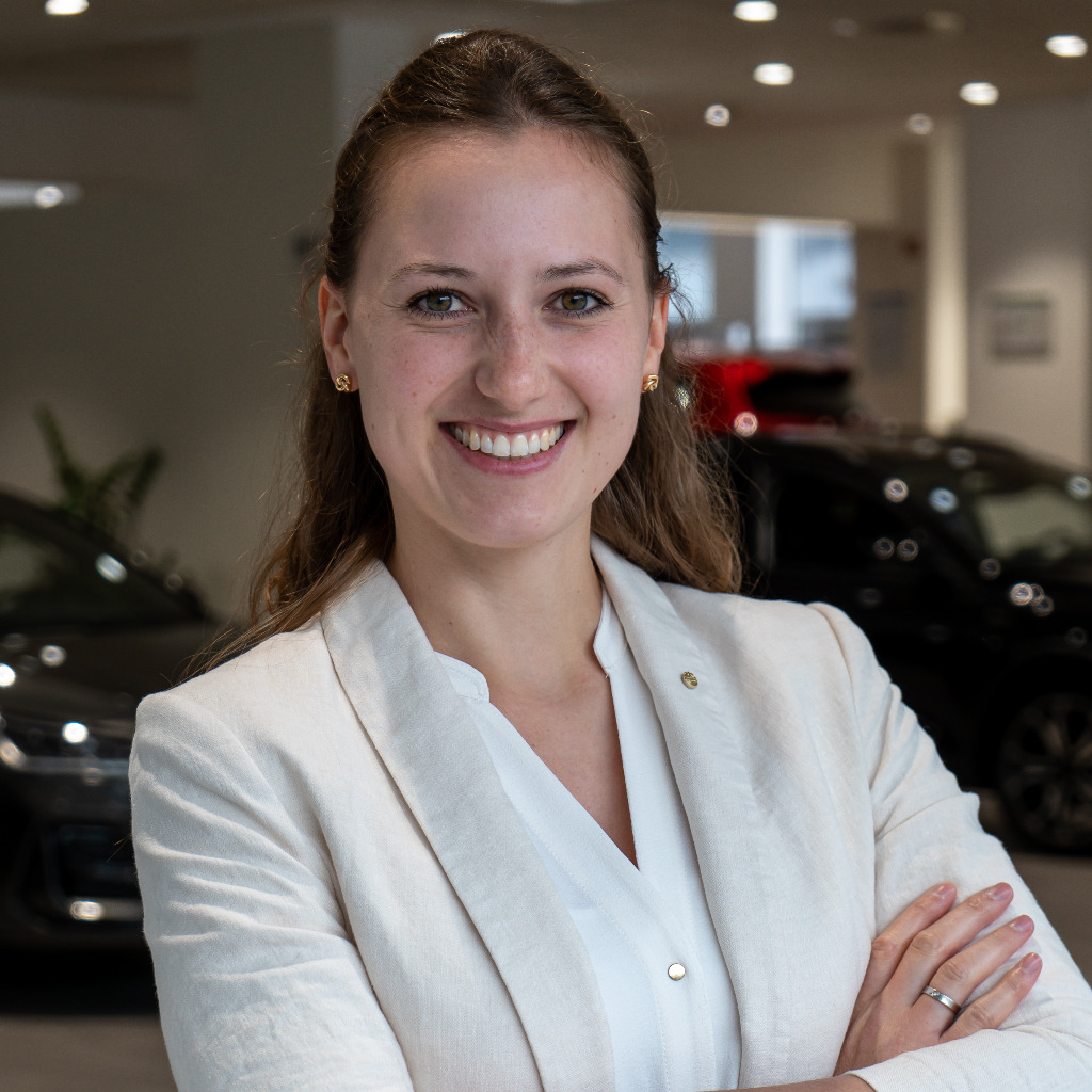 Christine Belz's Instagram, Twitter & Facebook on IDCrawl