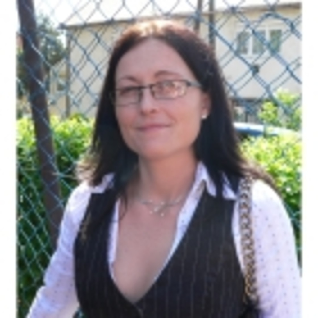 Erzsébet Csáki - ügyvezető - Esztergáltrönk Faipari Kft | XING