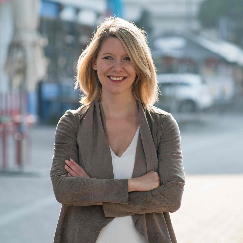 Anna Maas - Autorin, Ghostwriterin, Lektorin - Selbstständig | XING