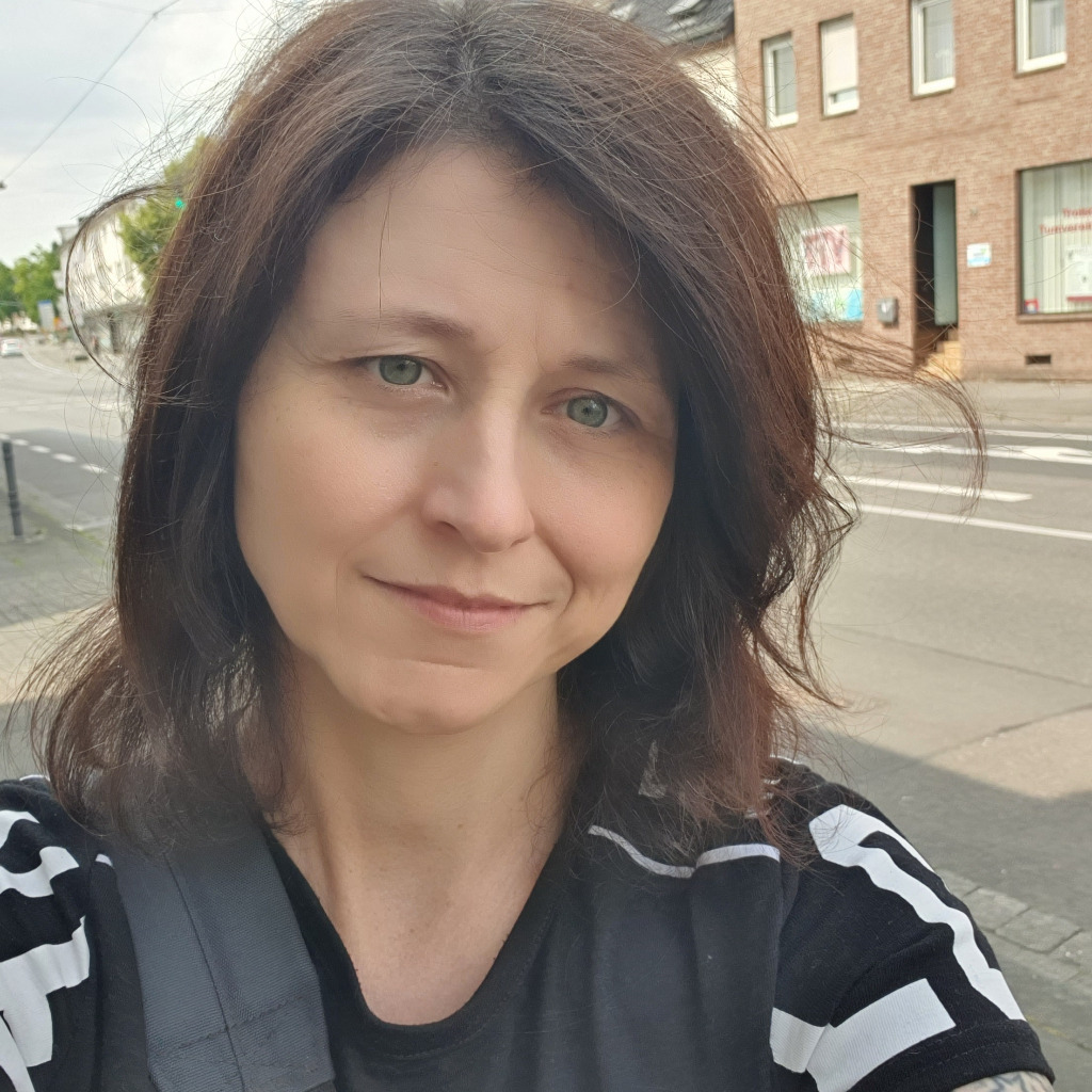 Brigitte Brand - Fachkraft Lagerlogistik - Spedition Hoss GmbH & Co. KG | XING