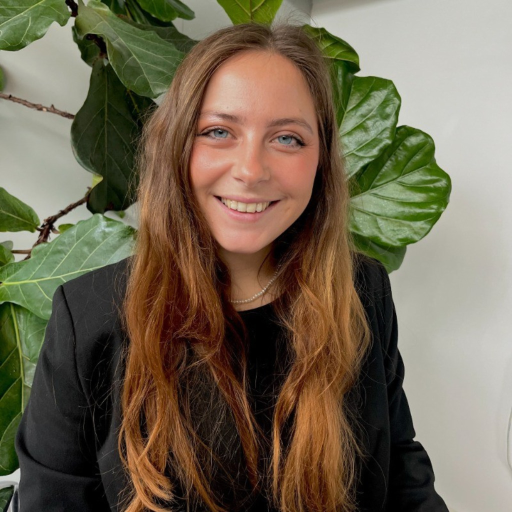 Anja Hinz - Business Development Manager - Spryng B.V. | XING