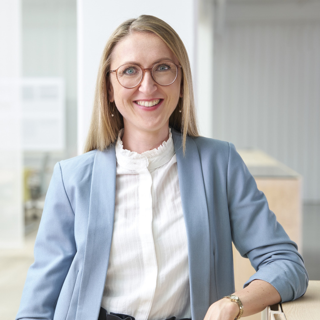 Dr. Alexandra Kukla - Team Leader Marketing, BU Germany - Dr. Falk ...