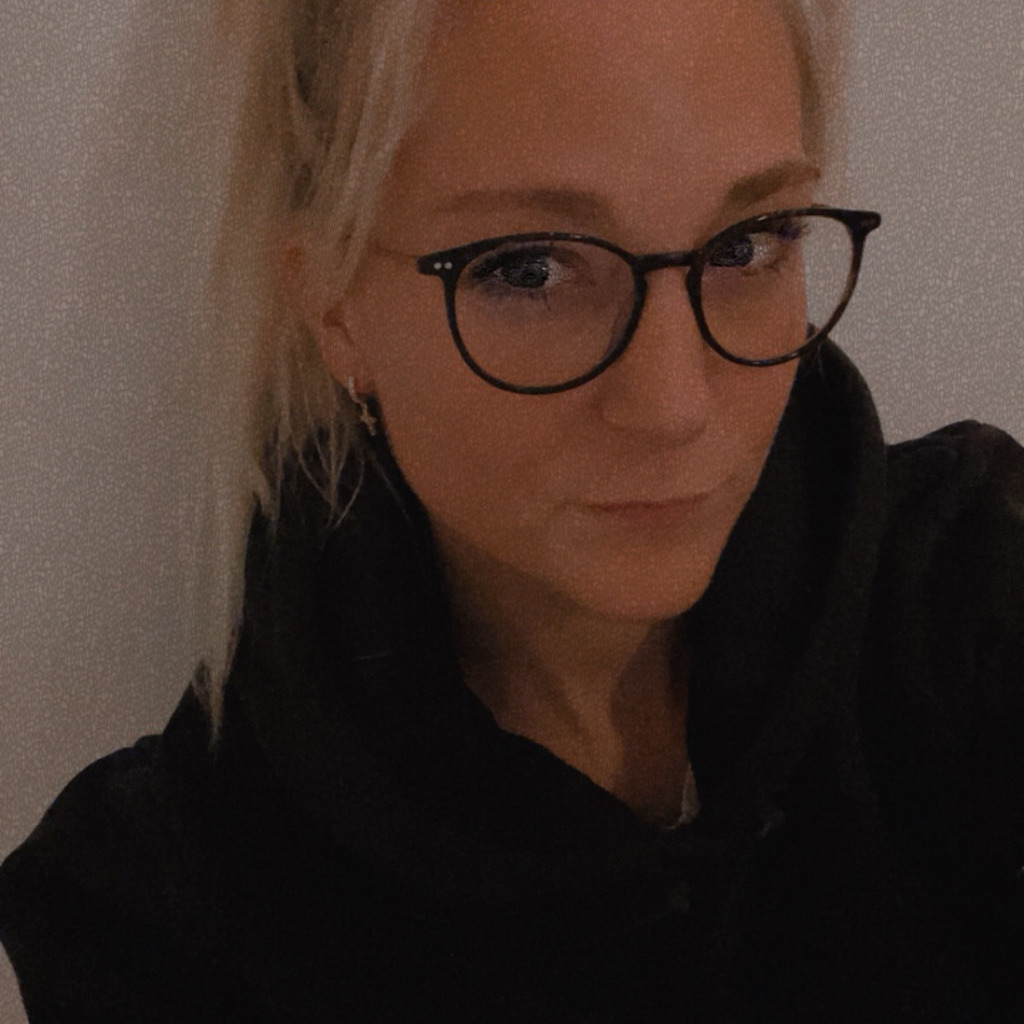 Sarah Hertz's Instagram, Twitter & Facebook on IDCrawl