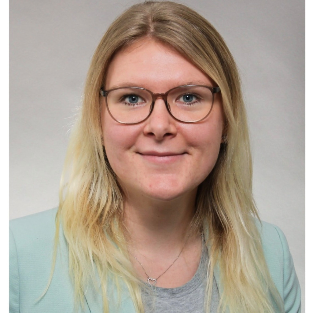 Kim-Lara Kästing - Einkäufer - CAYAGO AG | XING