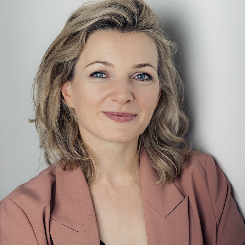 Mag. Ana Meßner - Senior Financial Sanctions Advisor - UniCredit Bank ...