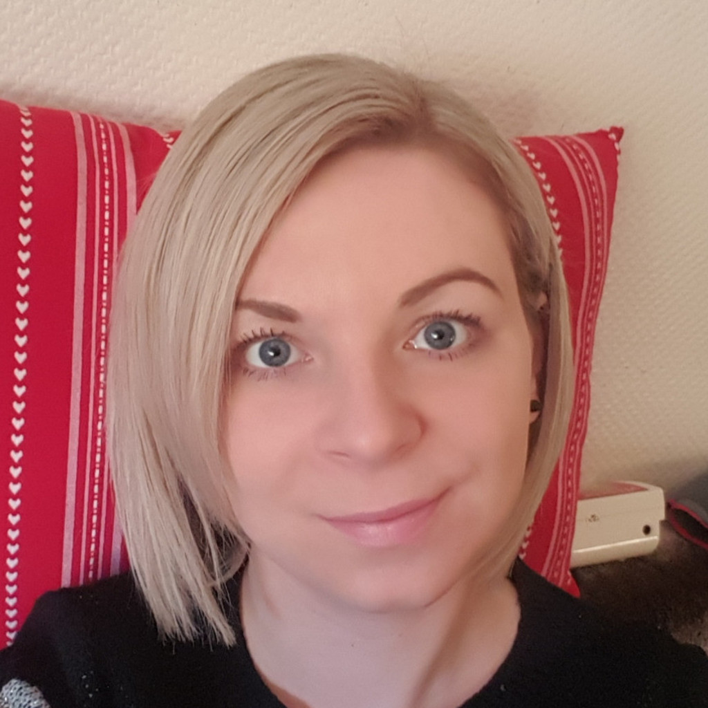 Jennifer Blum - Einzelhandelskauffrau - C&A Mode GmbH & Co. KG | XING