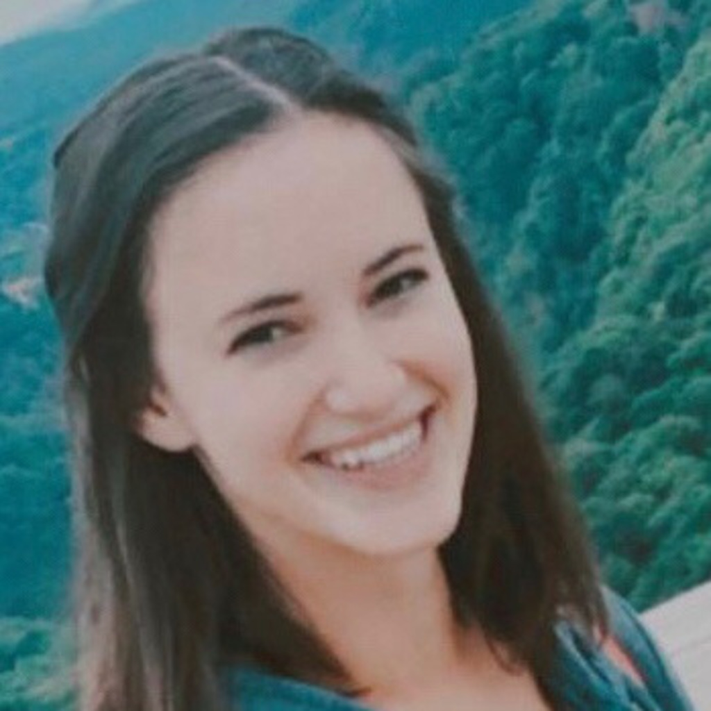 Julia Pearson's Instagram, Twitter & Facebook on IDCrawl