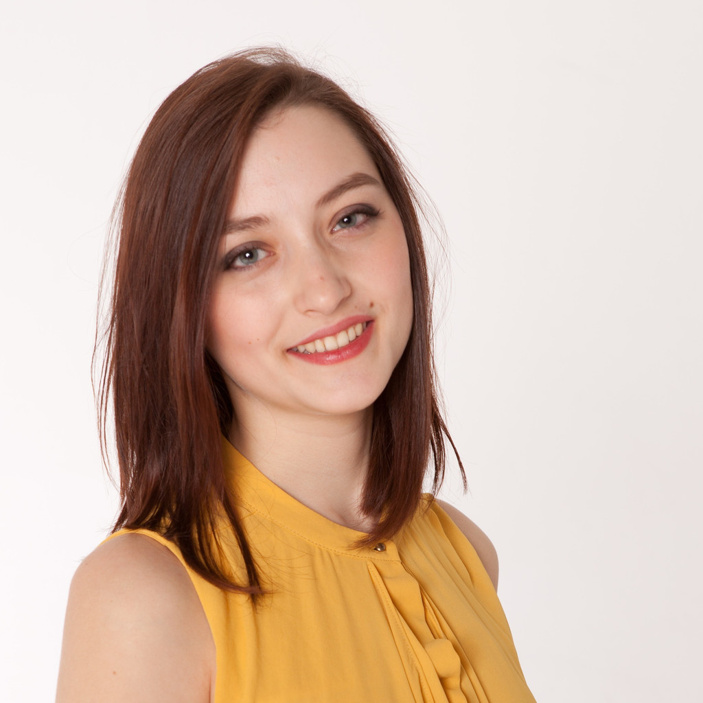 Lea Henning's Instagram, Twitter & Facebook on IDCrawl