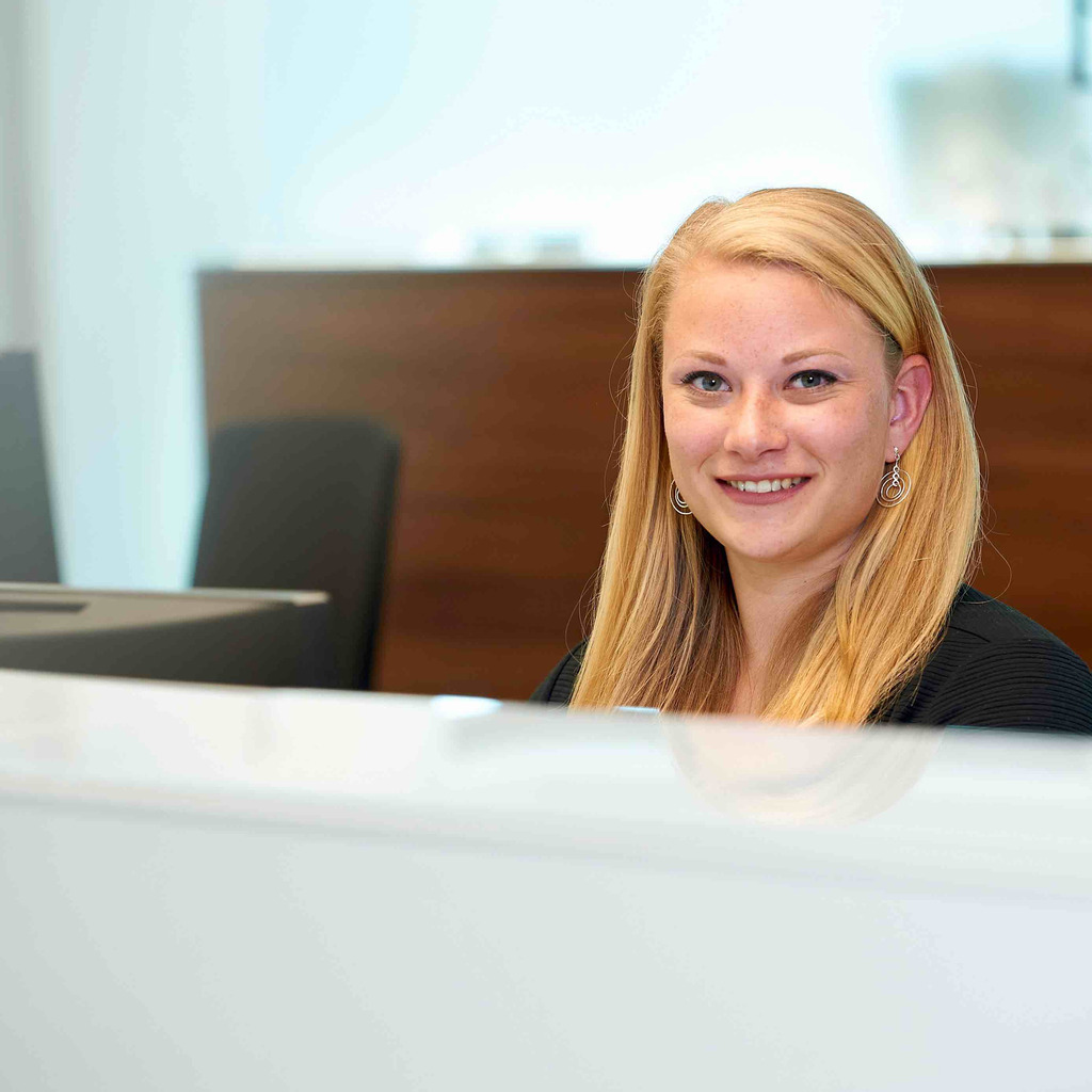 Vanessa Beyer - Sekretärin - BONN & PARTNER | Steuerberater ...