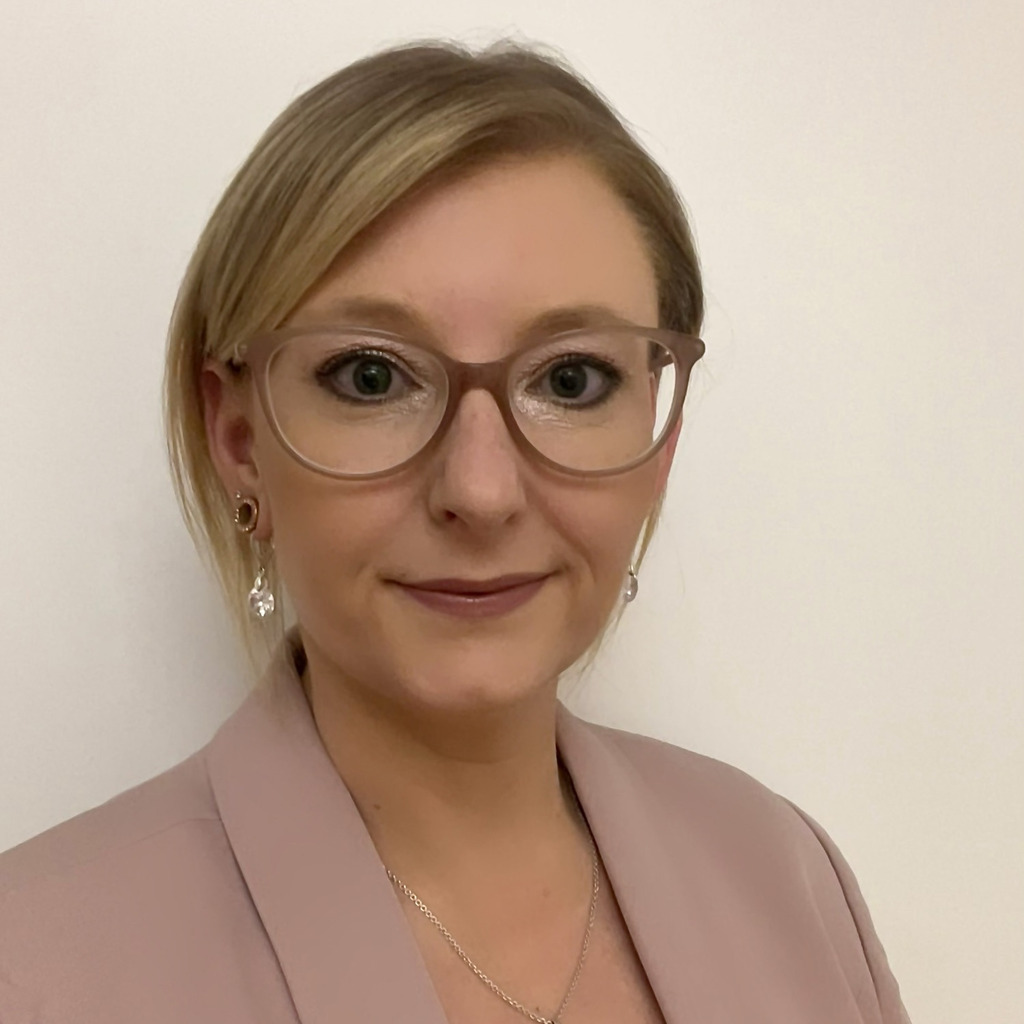 Sarah Recker - Sachbearbeiterin Financial Services - opta data Gruppe ...