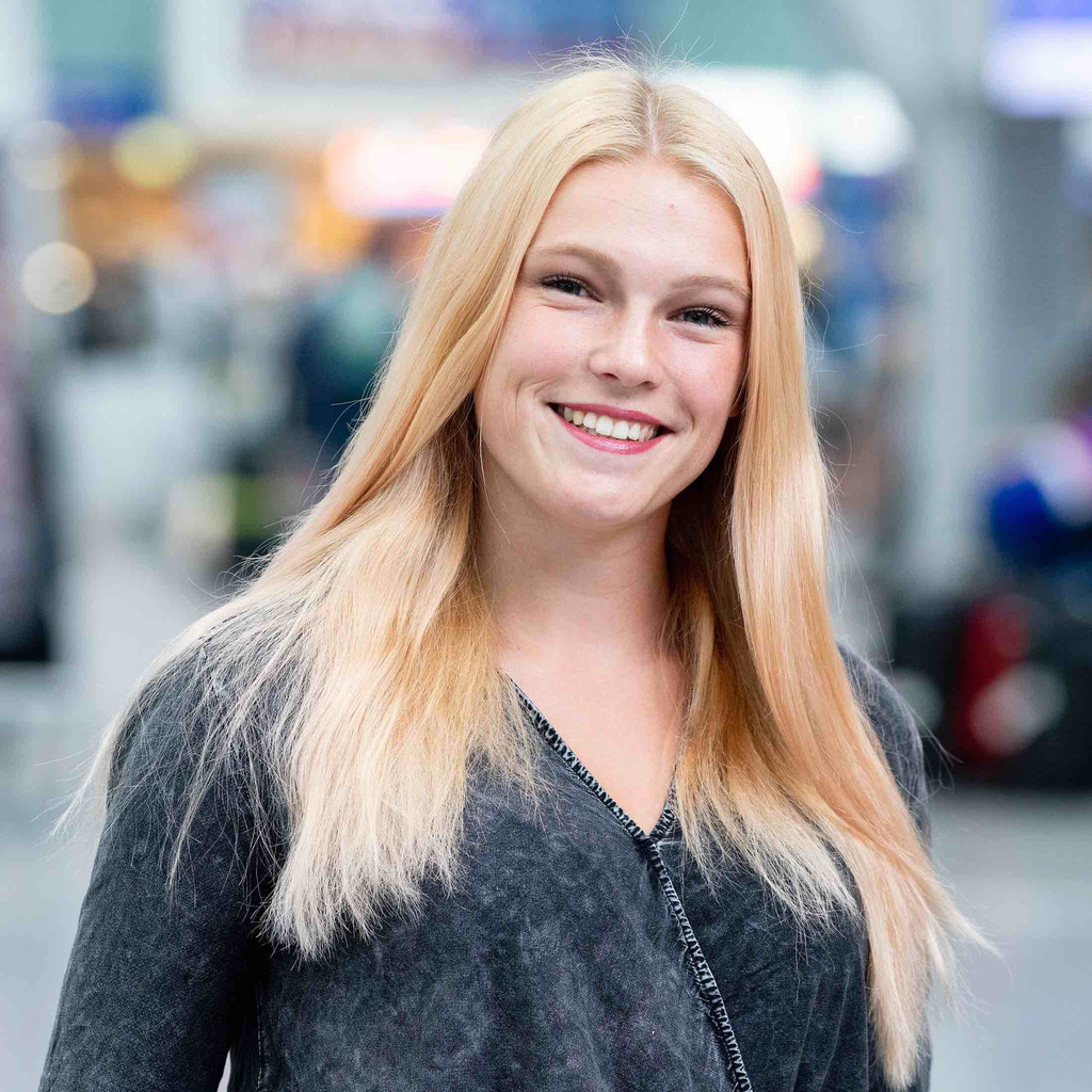 Leonie Simnonia - Facheinkäuferin - Flughafen Düsseldorf GmbH | XING