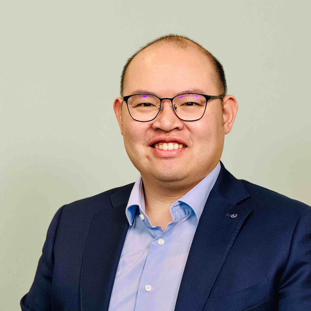 Duc Anh Nguyen - Geschäftstellenleiter - Deutsche Vermögensberatung | XING