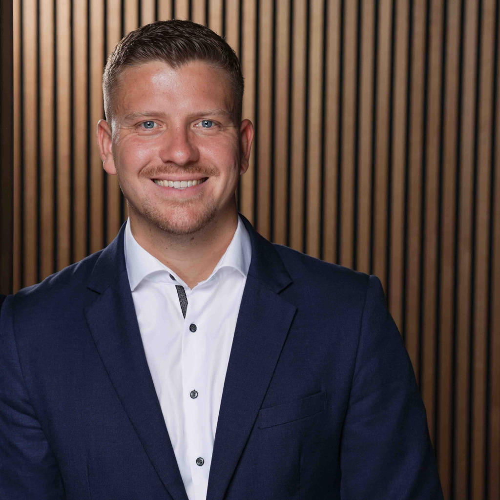 Tim Bruckner - Firmen- & Gewerbespezialist Kompositversicherung ...