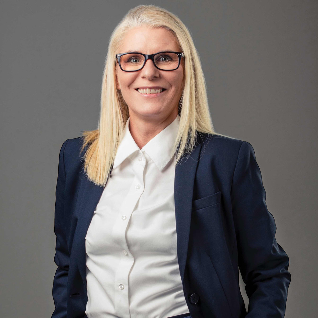 Simone Becker - Bereichsleiterin - Spezialinstitut | XING
