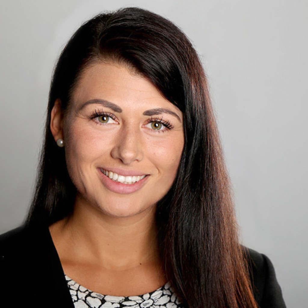 Julia Schiffers - Fotografin - Fotoverliebt | XING