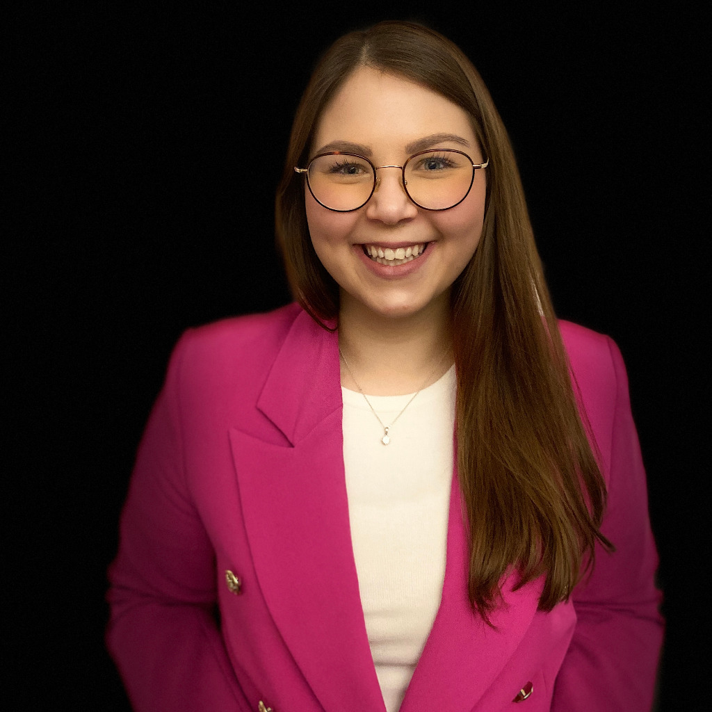 Laura Balzer - Corporate Office & Kommunikation der Geschäftsführung ...