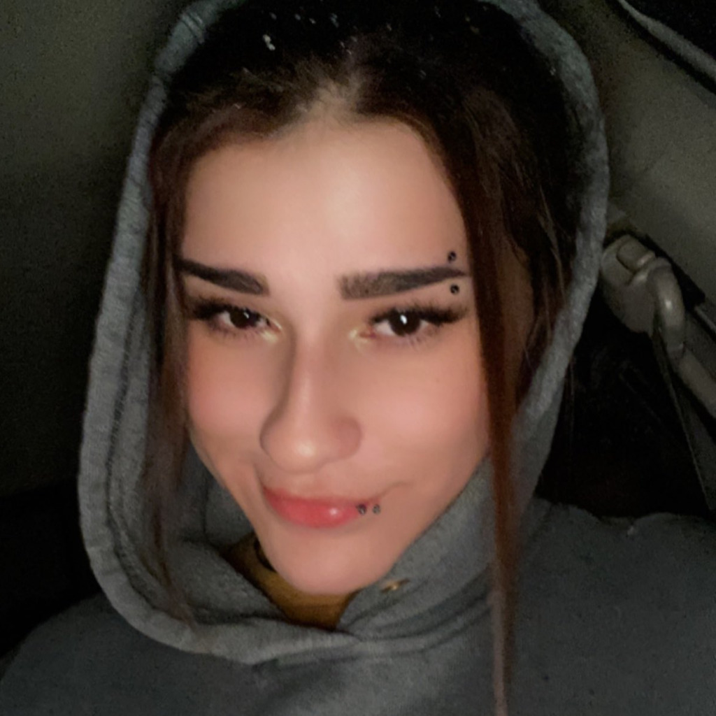 Kate Belle's Instagram, Twitter & Facebook on IDCrawl