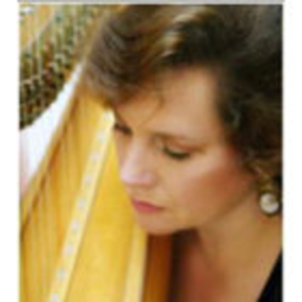 Laura Byrne - Owner - Laura S. Byrne Harpist | XING