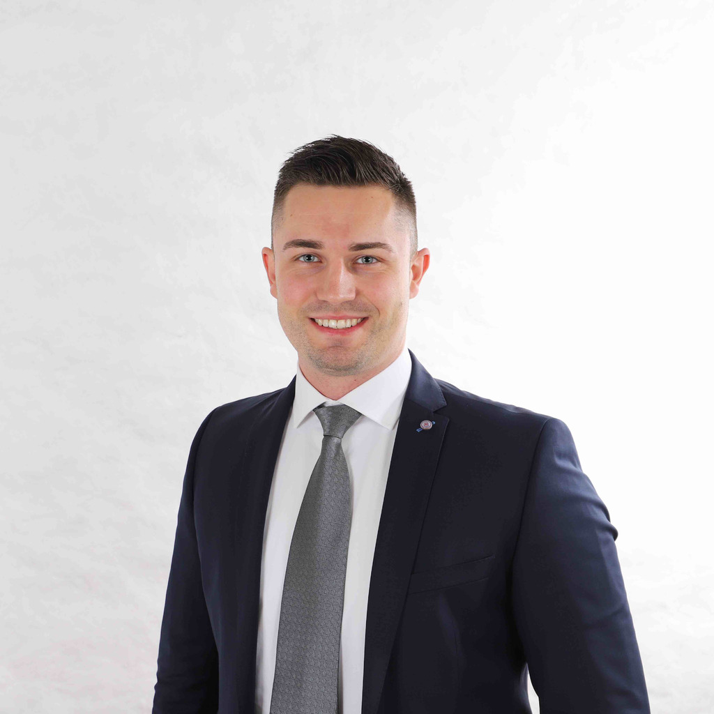 Robin Aust - Vermögensberater - Deutsche Vermögensberatung | XING