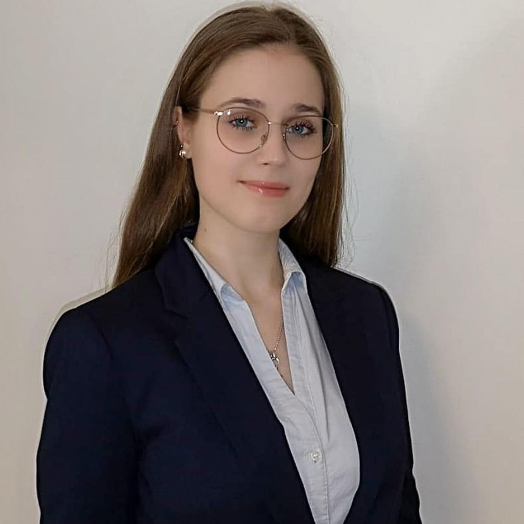 Julia Heinemeyer - Referentin Personal - Gesellschaft für Dienste im ...