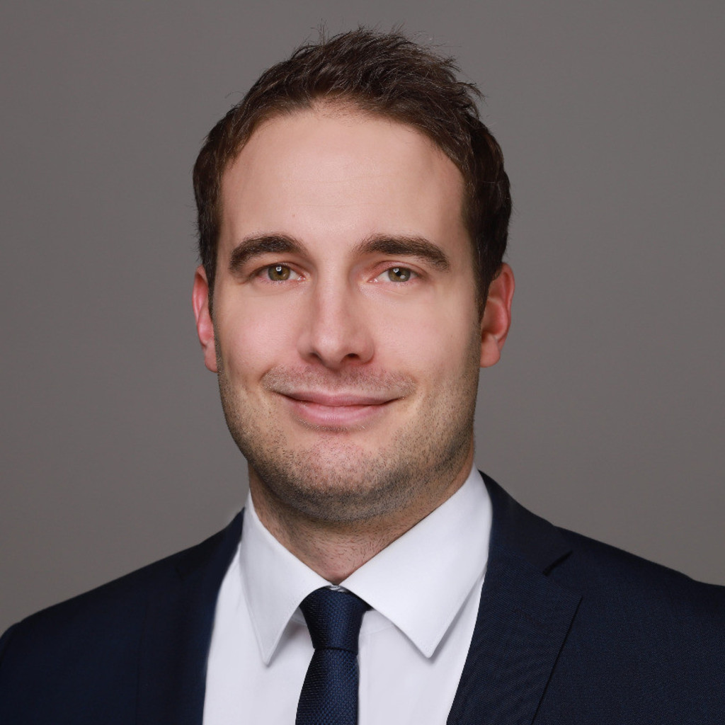 Dr Sebastian Müller Leiter Dienstleistermanagement Schaden Insurance Procurement Axa