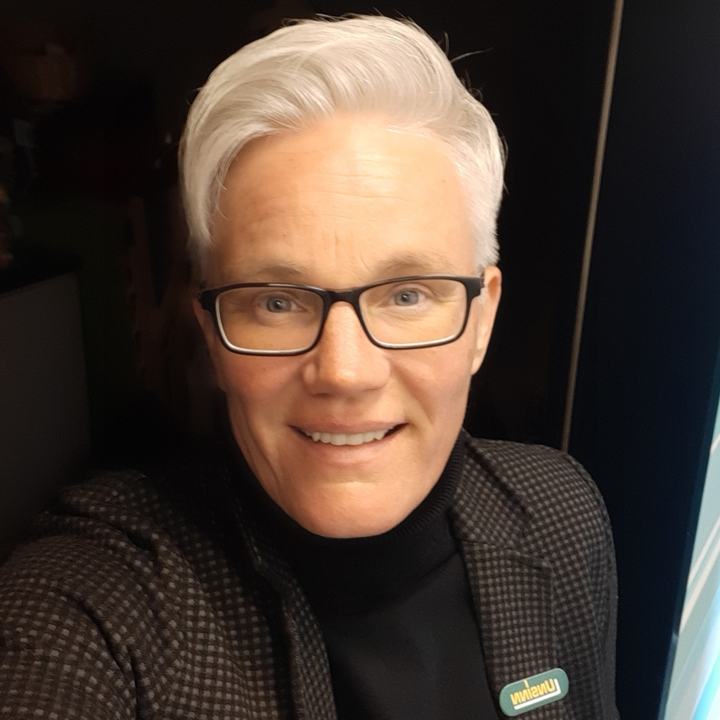 Nicole Riedelsheimer - Teamleiter Empfang/Service - UNSINN ...