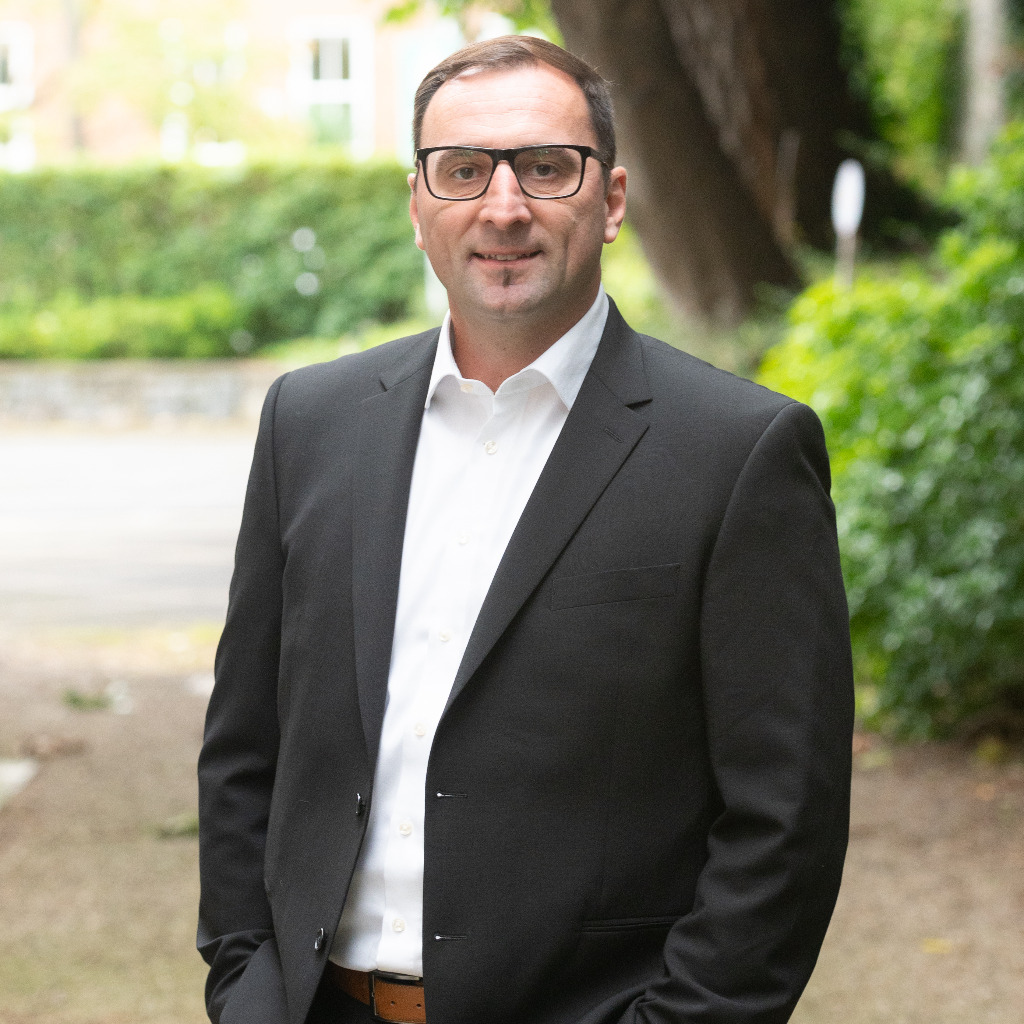 Alexander Amiri - Director of Sponsorship & Partnership / Mitglied der ...