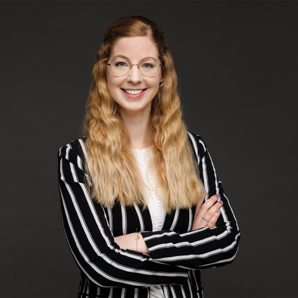 Elena Scheer - Marketing Manager - BayWa r.e. Solar Energy Systems GmbH ...