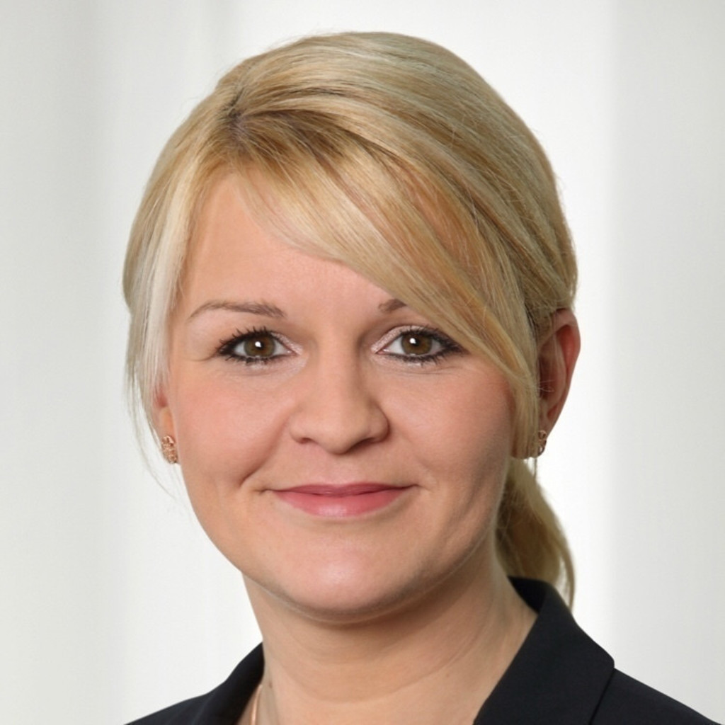 Anna-Maria Müsch - Conducting Officer Portfolio Management - R+V AIFM S ...