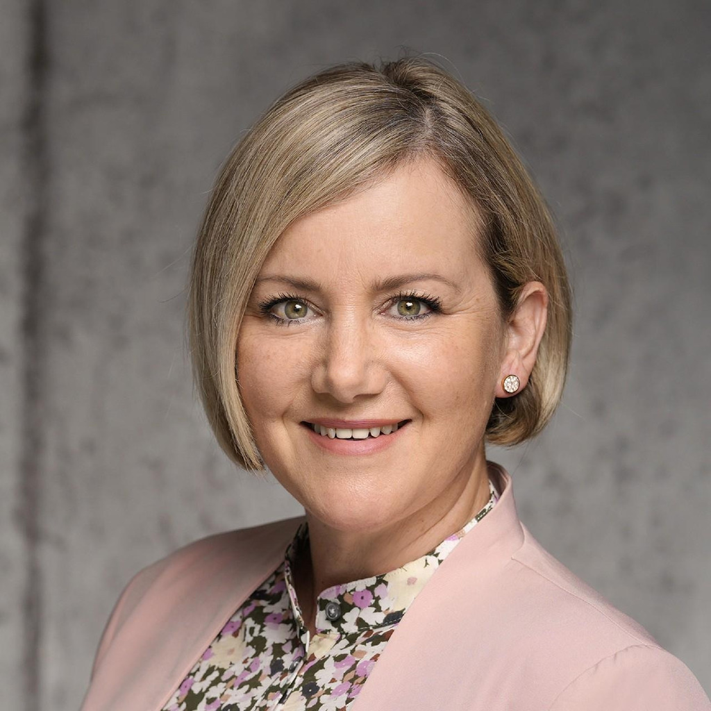 Alexandra Funk - Rezeptionisti - {} | XING