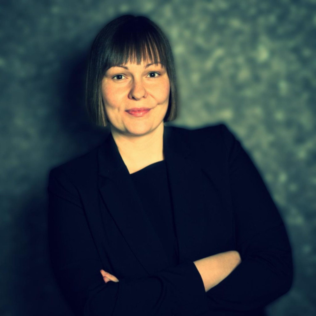 Dr. Juliane Bethmann - Maternity leave - Family | XING