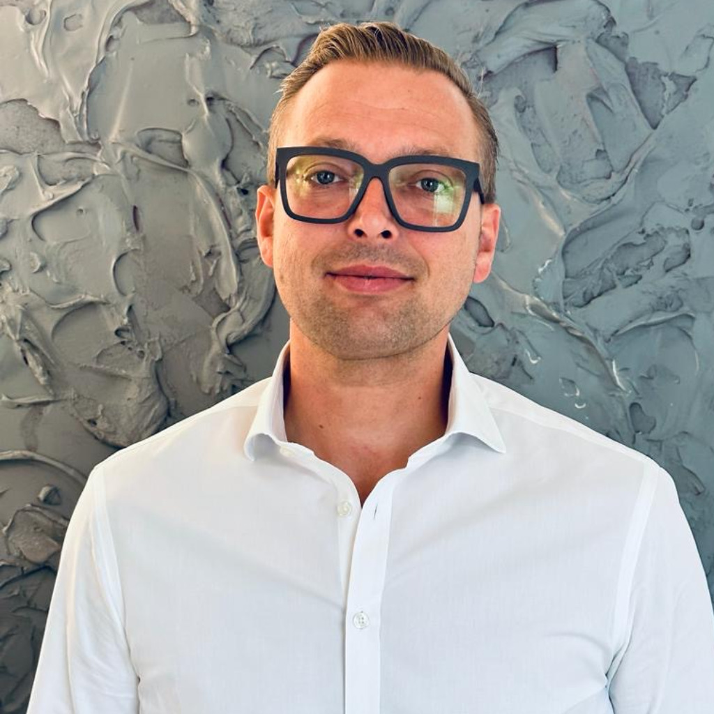 Benjamin Klemm - Senior Director Business Development Europe - Magna ...