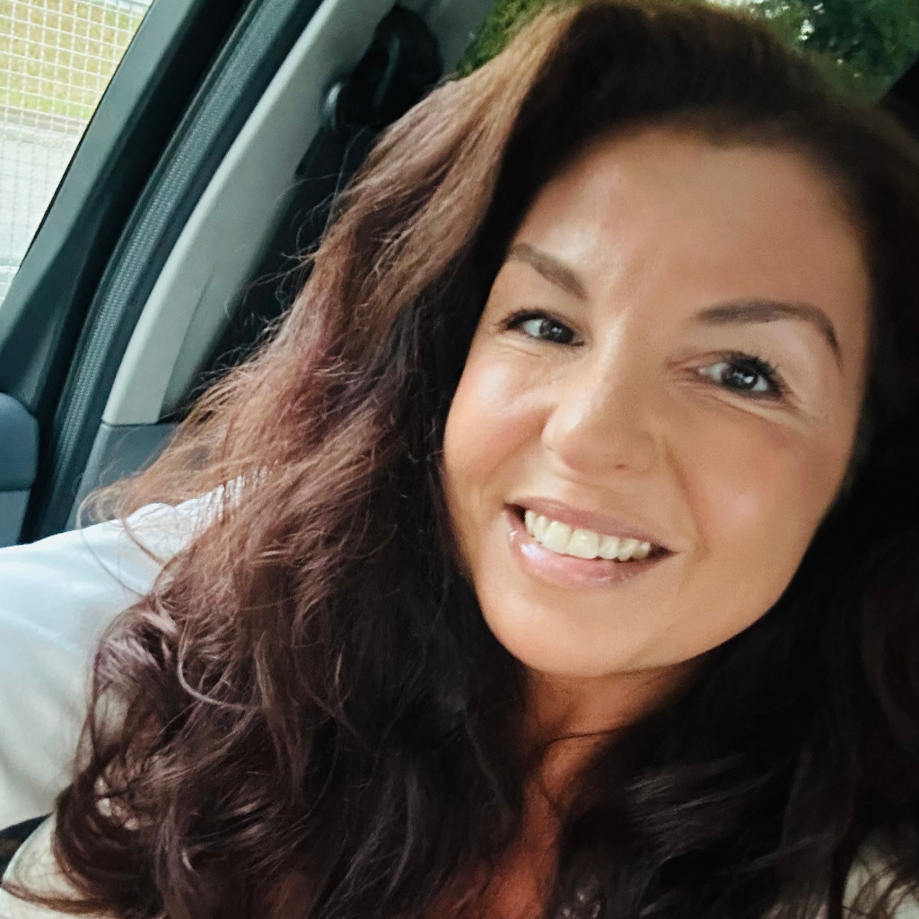 Mag. Simona Smid - Personaldisponentin - MACK Personaldienstleistungen ...