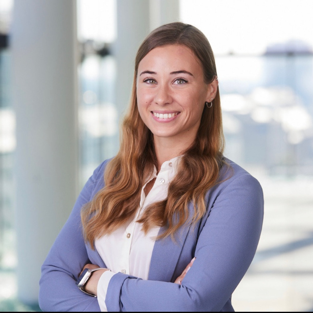 Sarah Lechner - Steuerberaterin - Senior Managerin - PwC Deutschland | XING